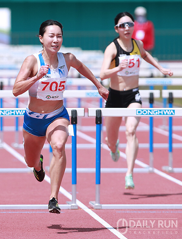 여자 100m 허들 우승은? 용인시청 조은주!...제51회 KBS배 육상 [KBS배 육상 리뷰]