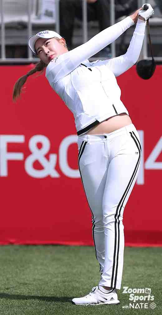 강명호ㅣ'치명적 눈웃음' 유현주…"스토리는 계속?"